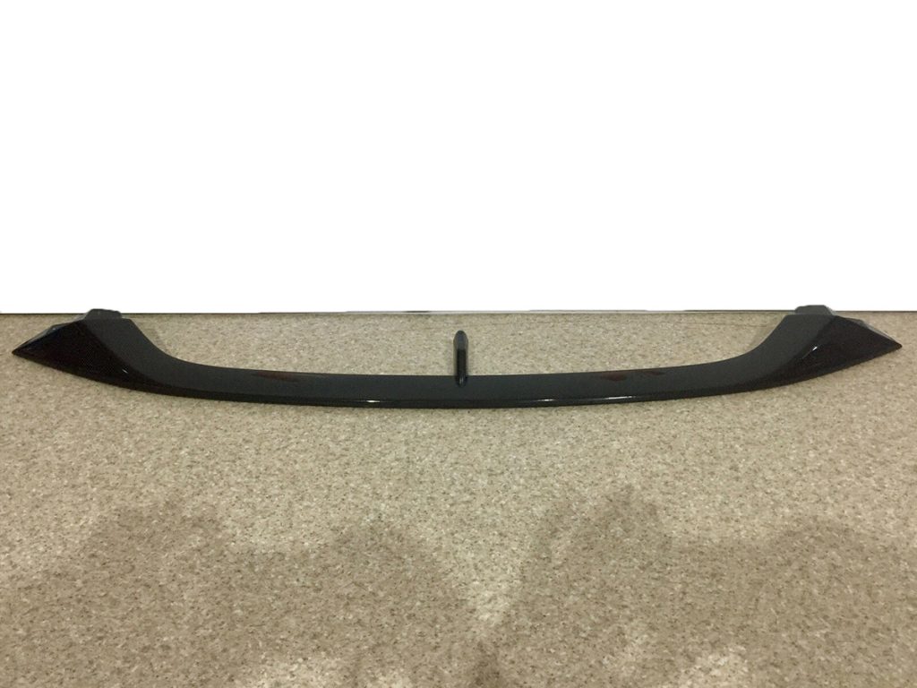 Ferrari F12 Berlinetta front spoiler front center | Tuning Empire